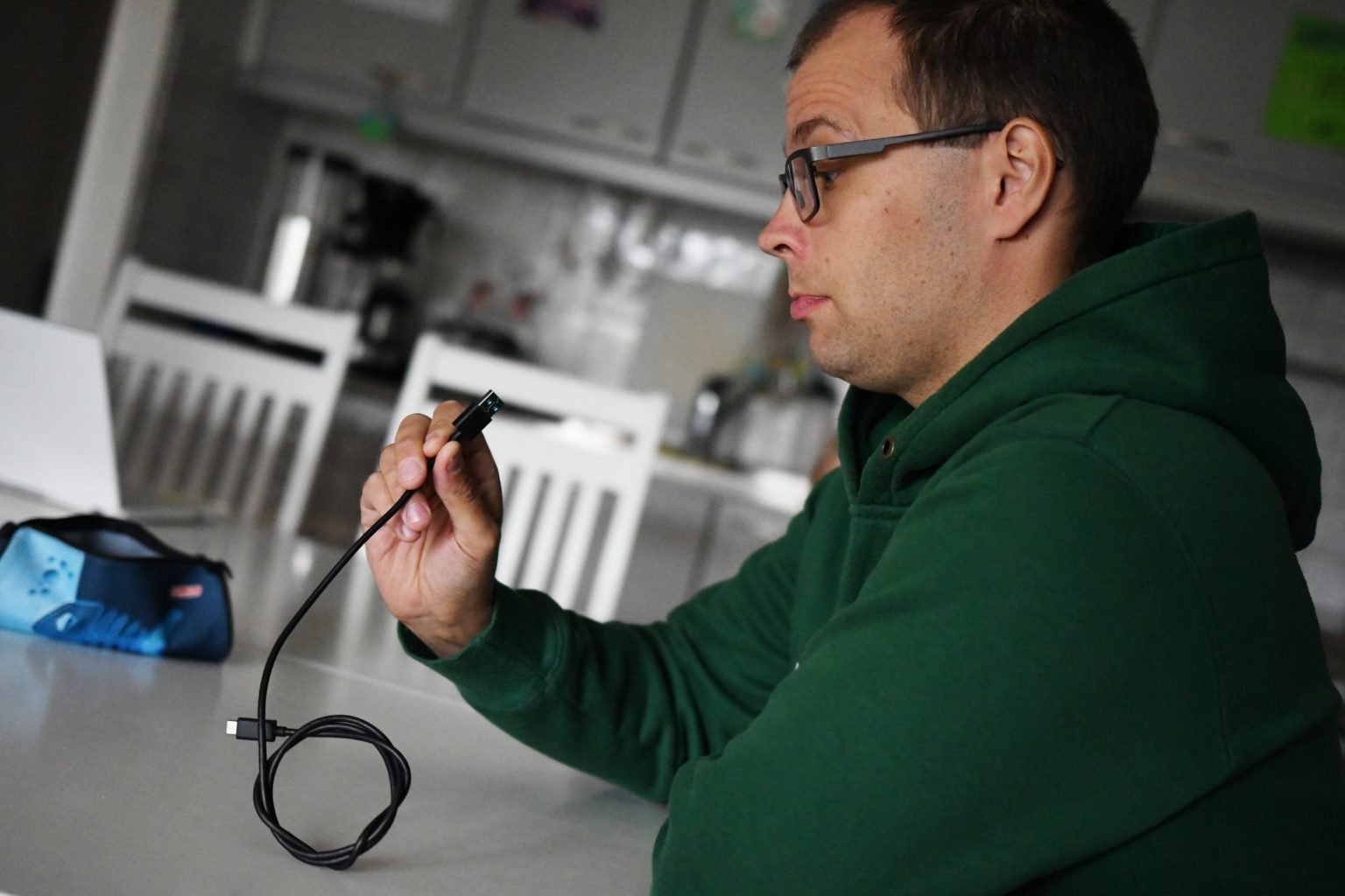 "Puhu johdolle" ja seitsemän muuta työelämästä tuttua teesiä koti ...